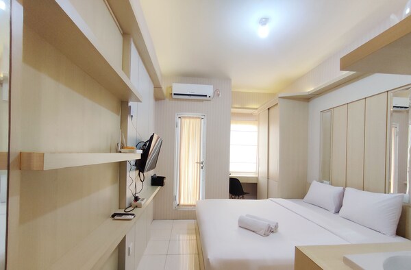 Comfort Studio At Candiland Apartment - Semarang