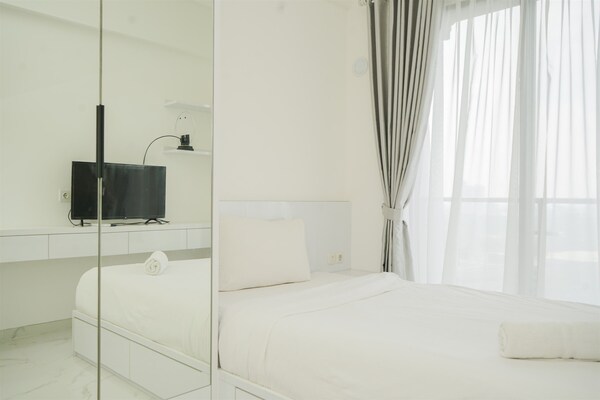 Modern Studio With Cozy Style At Sky House Bsd Apartment - Jakarta
