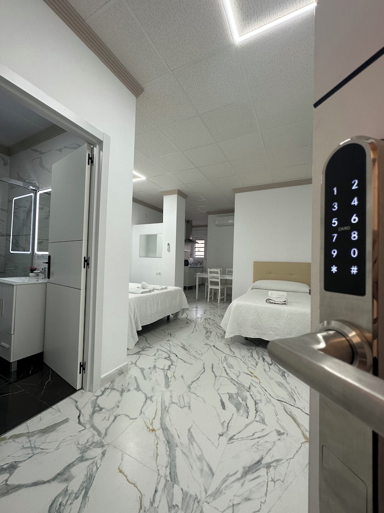 Hotel Avenida - Vélez-Málaga