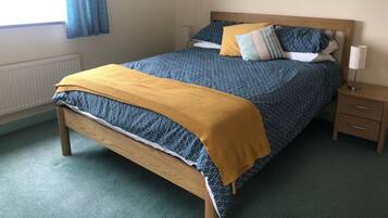 Casa | 2 quartos, Wi-fi grátis, roupa de cama fornecida