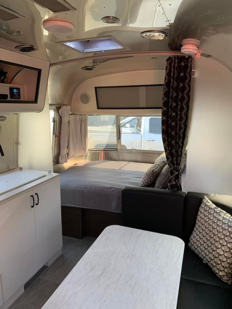 Airstream Bambi With Hot Tub And Outdoor Kitchen - Beaver Lake, AR