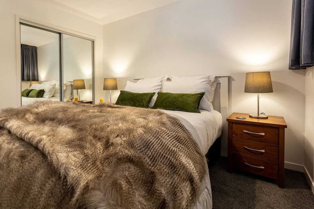 Central City Apartment Free Parking Great Views - Queenstown