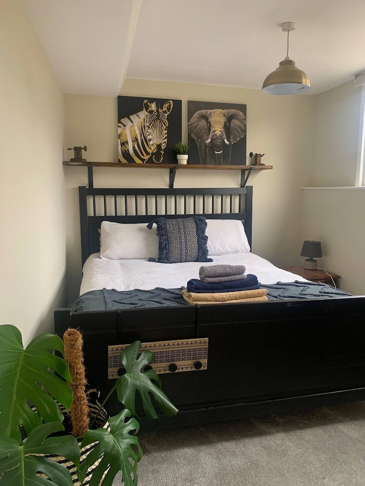 Stylish 18th Century Cottage - Holmfirth
