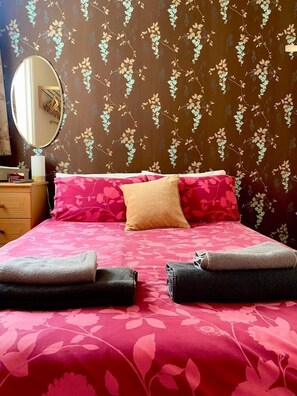 Quarto Duplo (Room 8) | Roupa de cama fornecida