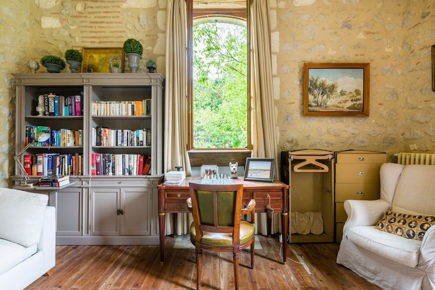 Chateau Seyches - Five Bedroom Castle, Sleeps 10 - Lot-et-Garonne