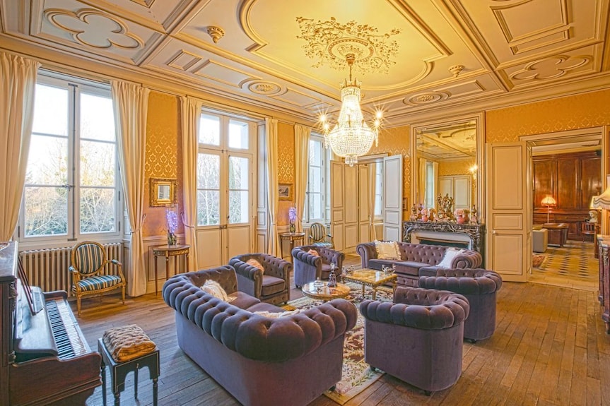 Chateau Paradis - Vingt-huit Chambres , Couchages 91 - Charente