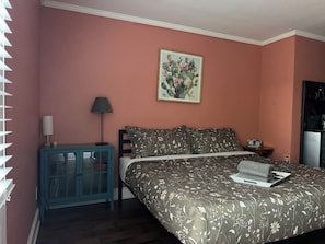 Few blocks from the best uptown shops and restaurants Reviews, Deals ...