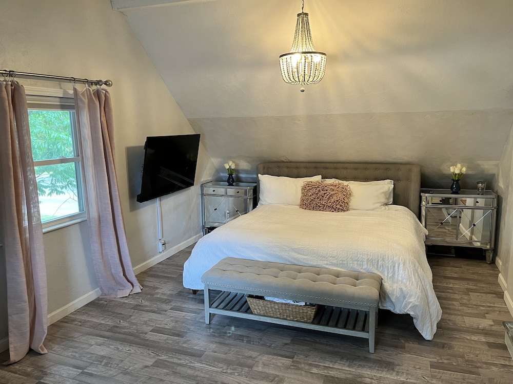 Large Private Home, 15 Min To Boston, Parking, Large Yard - Malden