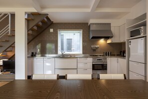 Casa | Cozinha privada | Um frigorífico/congelador grande, um micro-ondas, um forno 