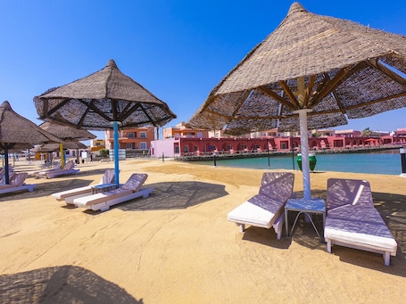 Fachada. MG Alexander The Great