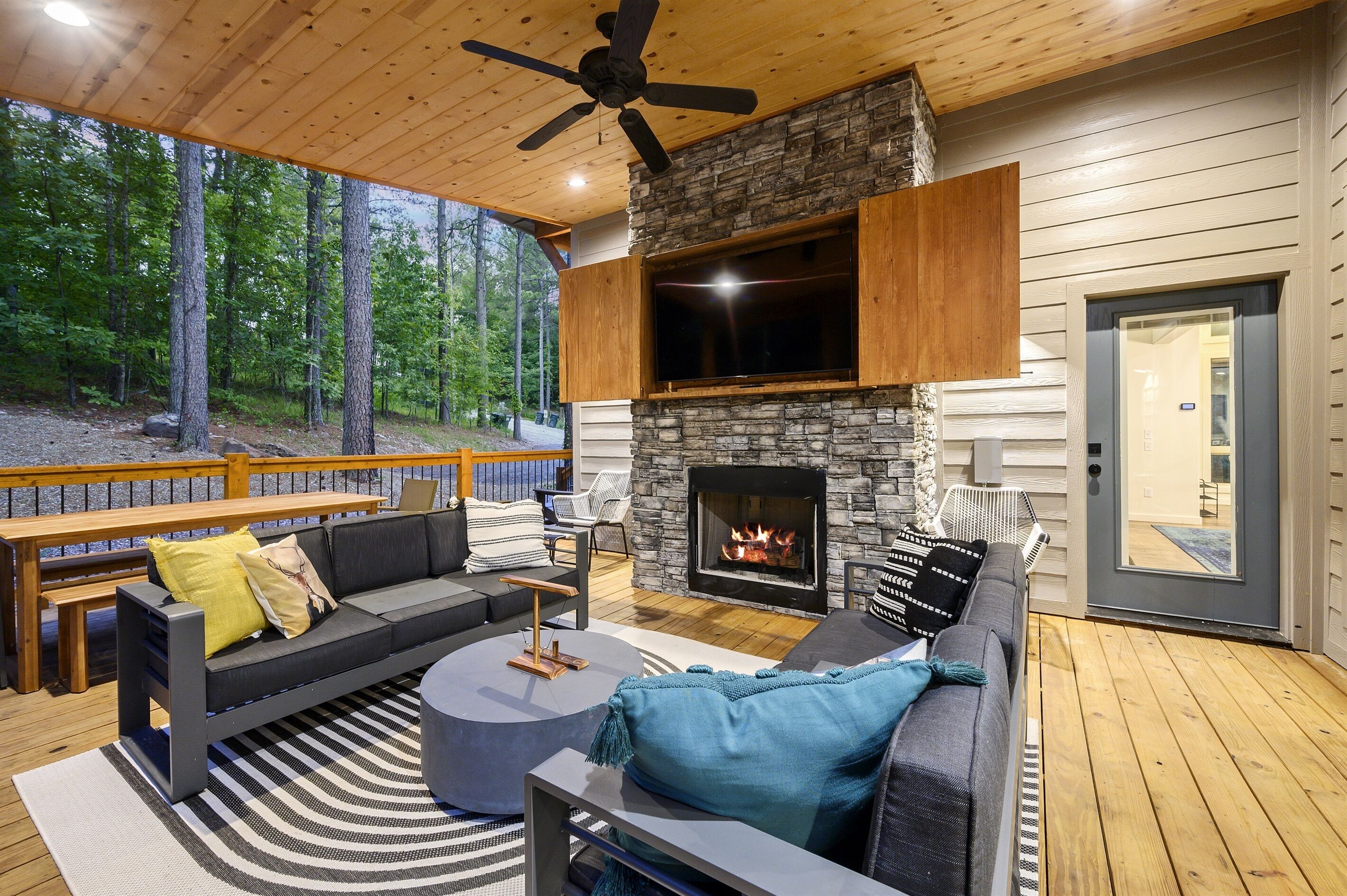 Charming & Chic Cabin W/brand New Sauna & Pool*(heating Optional) , Hot Tub - Broken Bow, OK