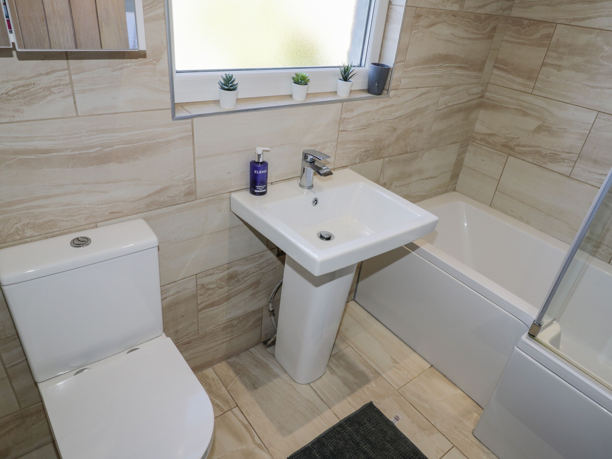 Casa de Campo | Casa de banho | Um polibã 