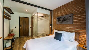 Quarto Standard, 1 cama queen-size, varanda, vista para o jardim | Roupa de alta qualidade, camas de colchão viscoelástico