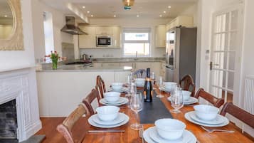 Casa de Campo | Cozinha privada | Um frigorífico, uma máquina de lavar louça, uma chaleira elétrica