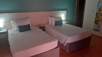 Quarto básico | Ferros/tábuas de passar roupa, Wi-Fi de cortesia