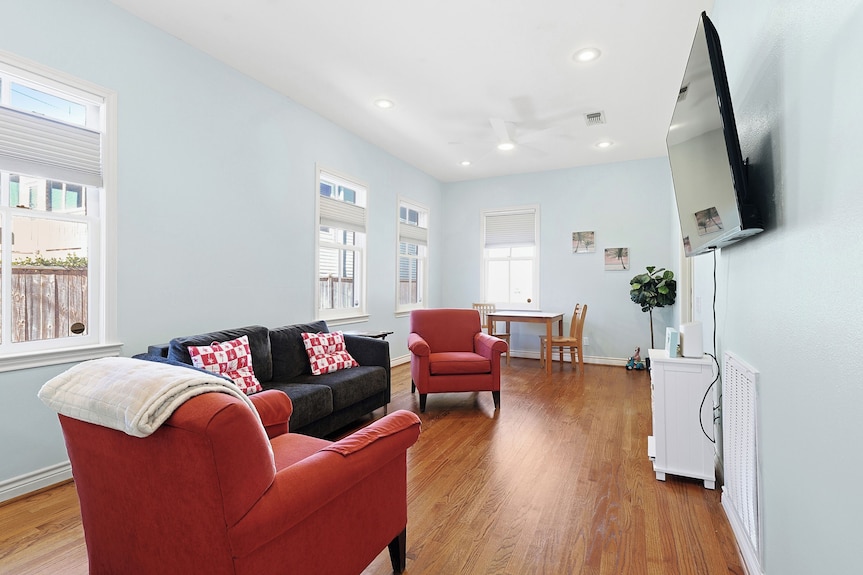 Quiet Cottage 5 Minutes To Beach Or Strand, Fenced Yard And Off Street Parking. - 텍사스