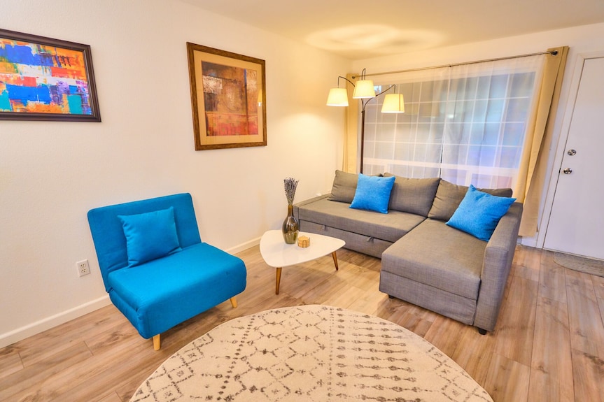 Cozy Condo W/king Bed Near Seatac Airport - Washington State