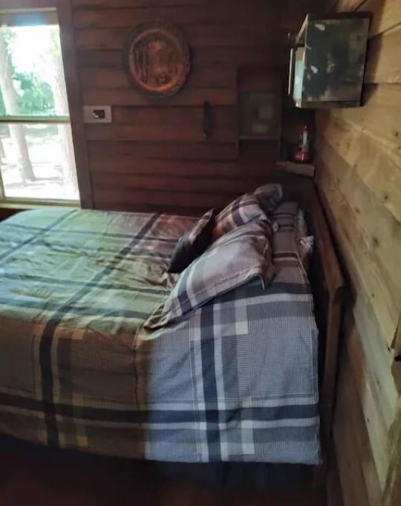 Awesome Private Off Grid Cabin With Creek View. - Chesapeake Bay