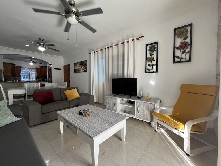 Lovely Spacious Condo With Pool View, Close To Beaches And Shops! - Punta Cana