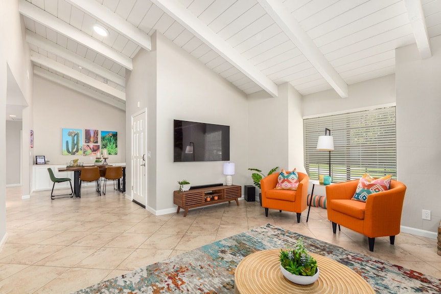 Beautiful 2 Bedroom 2 Bath Scottsdale Townhome - Taliesin West