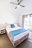 3 Bedroom Lakeside Cabin | Roupa de cama