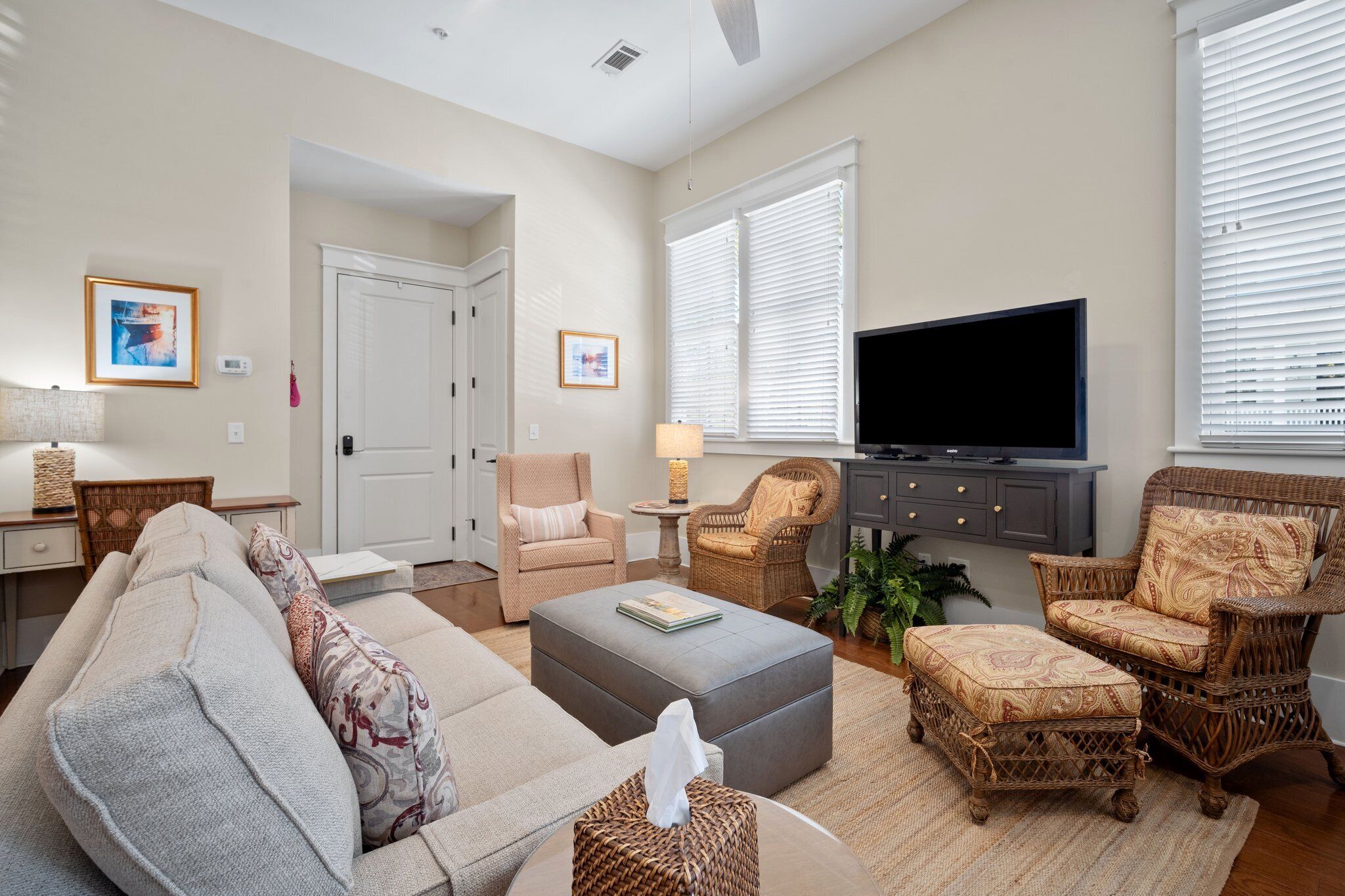 New Listing! Habersham Flat - Sleeps 4 Walking Distance To Pool And Market St - Beaufort, SC