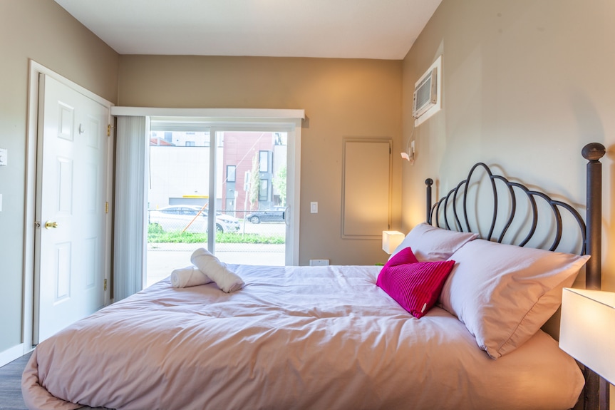 Downtown Central 2bedroom 2bathroom Home - Kelowna