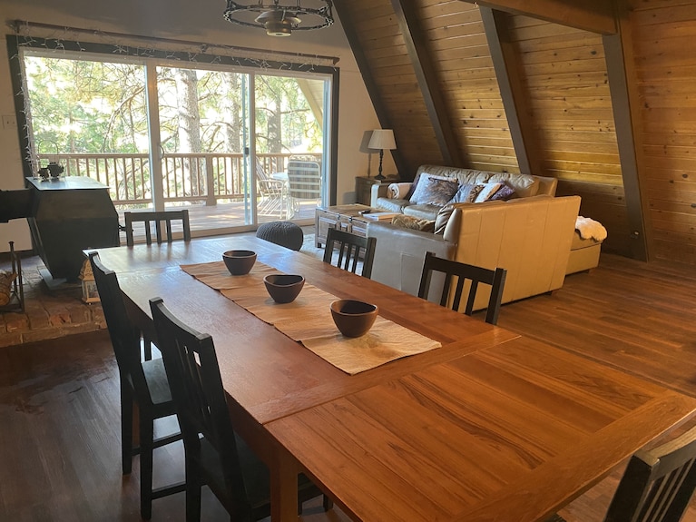 Private Cabin In A Small Mountain Town Surrounded By Pine Trees. Snow Getaway - Yosemite National Park