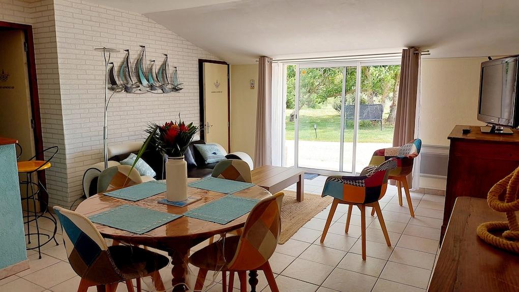 Gîte Au Calme Sur Propriété De 2 Ha Avec éTang à 10 Mn De L'océan - Charente-Maritime