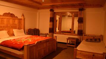 Suíte estúdio superluxo | Espaço de trabalho para notebook, Wi-Fi de cortesia