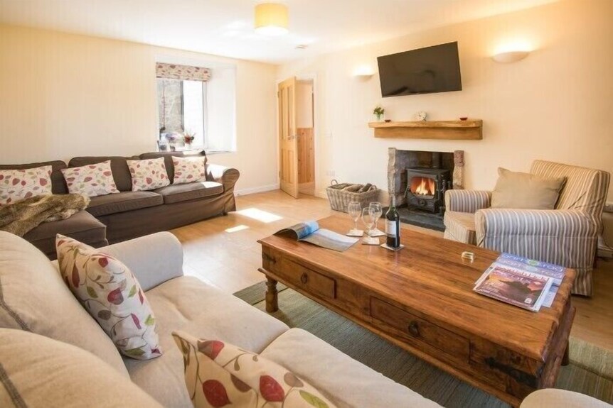 The Old Farmhouse, Family Friendly, With Open Fire In Gartocharn - Loch Lomond