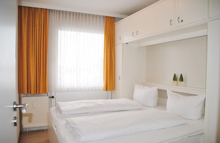 2-room Vacation Apartment In A Central Location With Balcony - Norderney