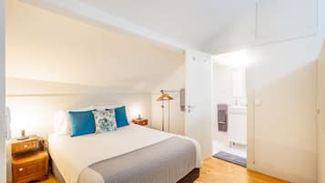 Loft, mezanino | 1 quarto, berço de viagem, Wi-fi grátis, roupa de cama fornecida