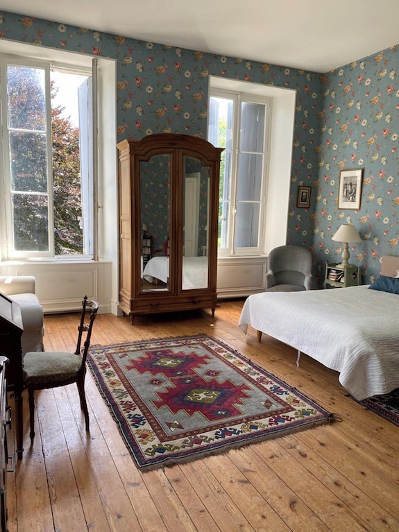 Homerez - Manoir Majestueux à Chaniers Avec Piscine Privée - Saintes