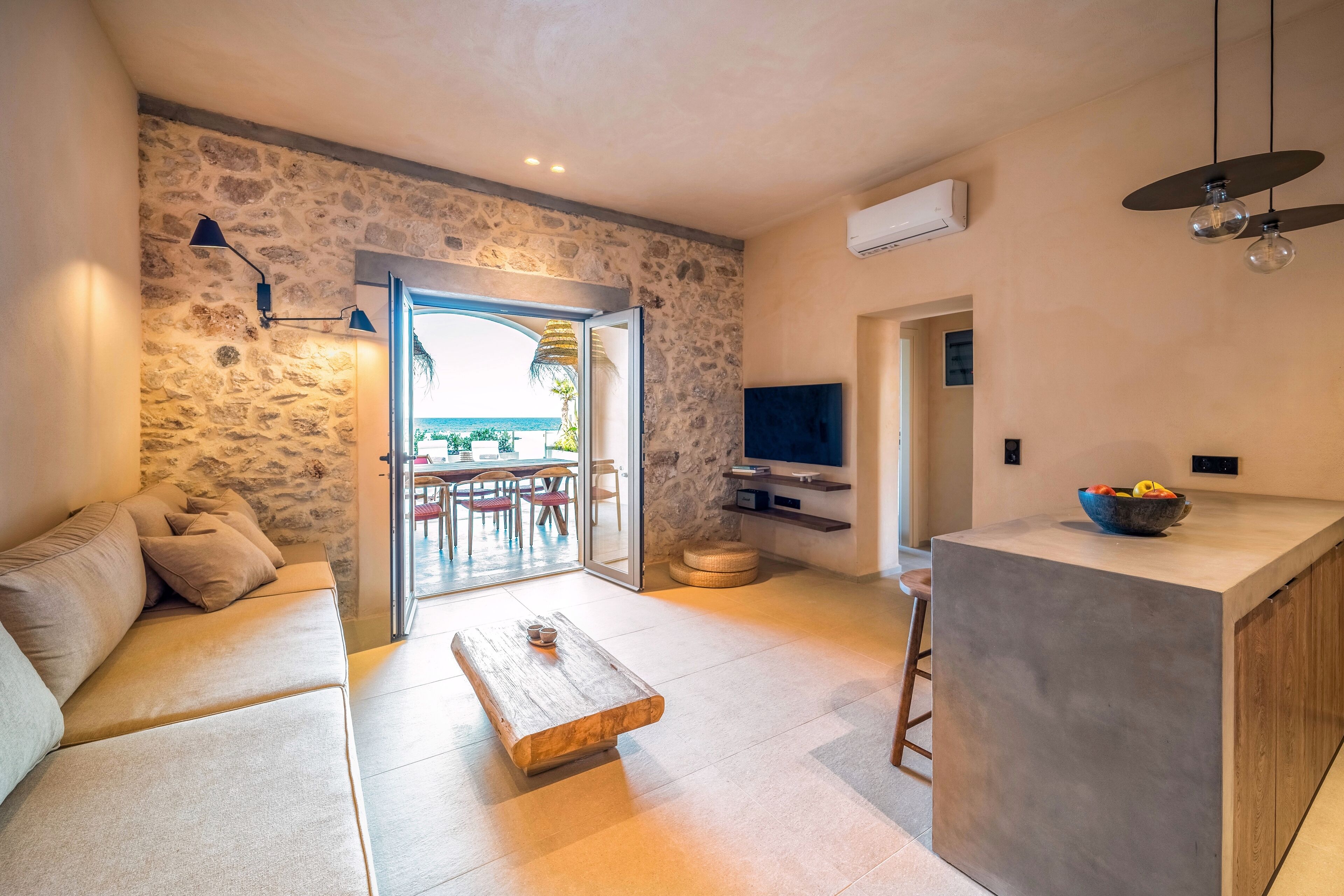 Vila superluxo | Sala de estar | Smart TV 50 polegadas com canais digitais, TV, Netflix