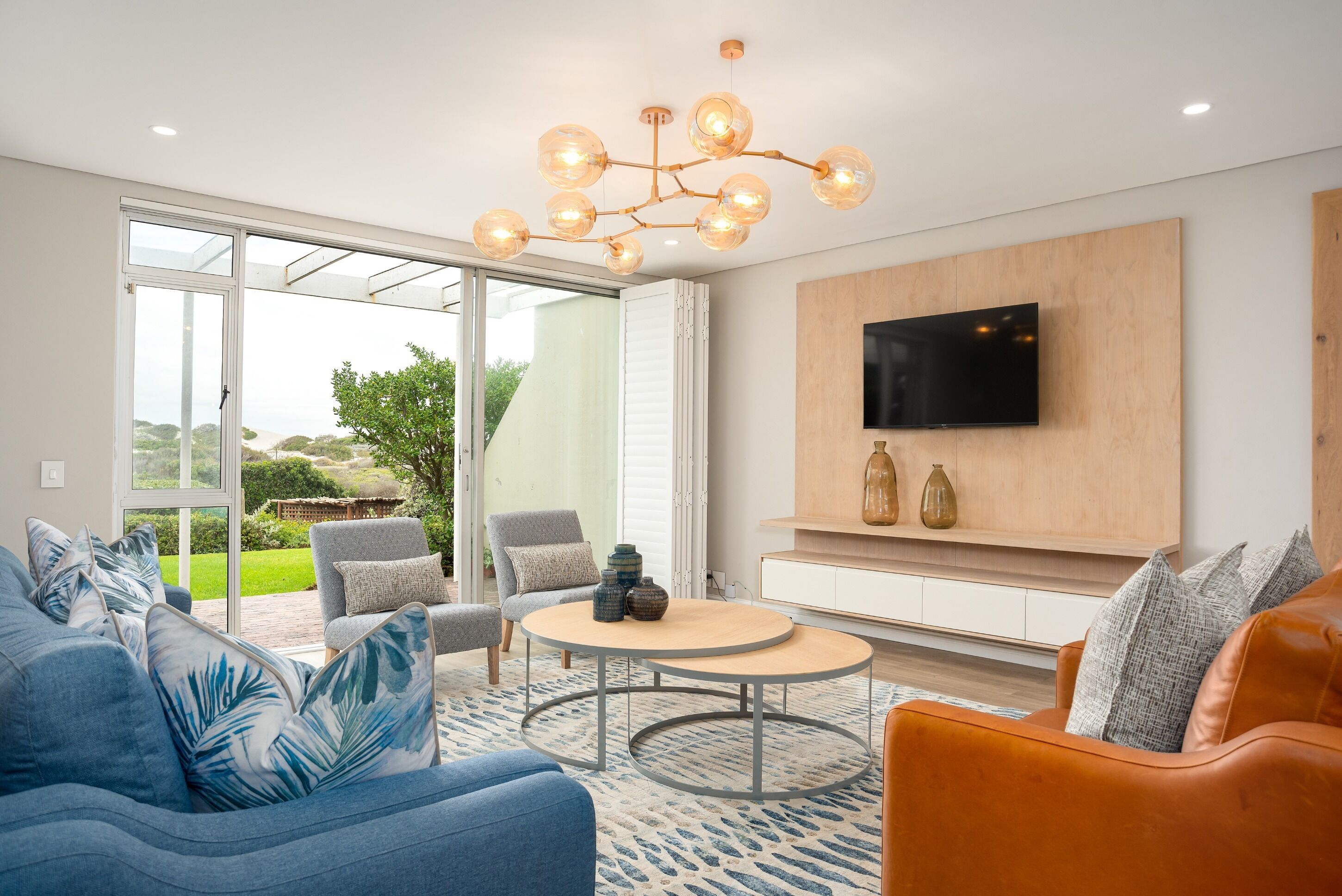 Stylish 3 Bedroom Apartment On Dolphin Beach - Cape Town