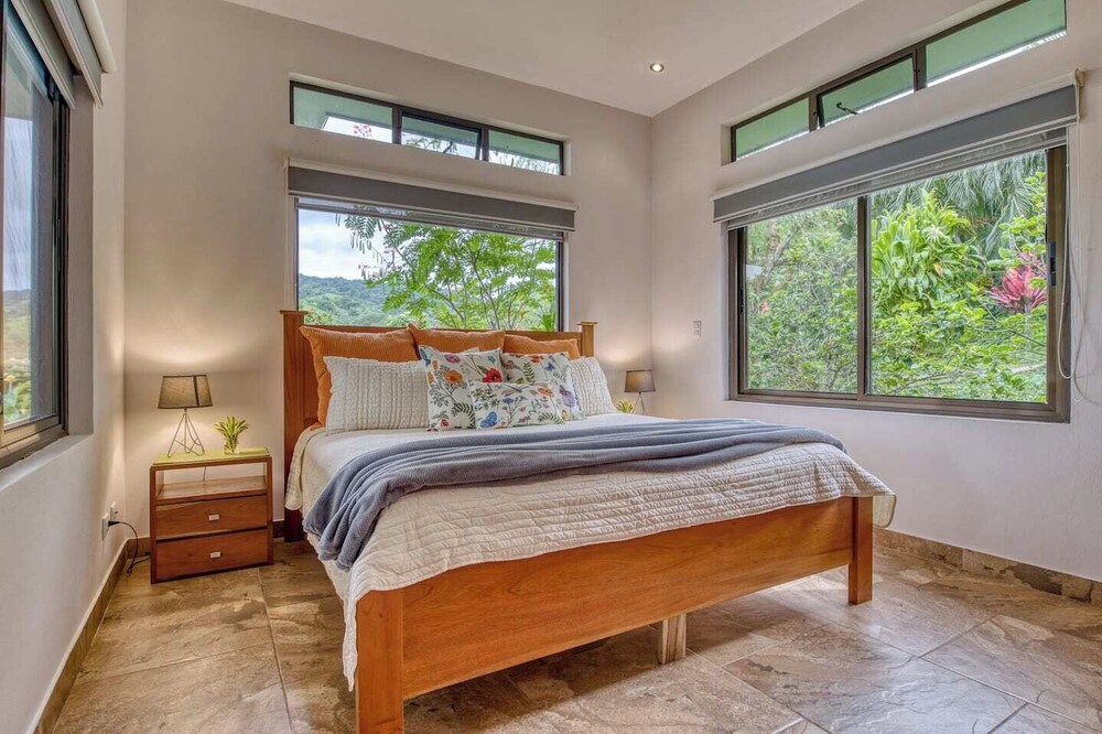 Birder’s Paradise, Dazzling Lake & Volcano Views! - Costa Rica