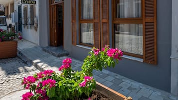 Quarto Quádruplo Económico | Exterior
