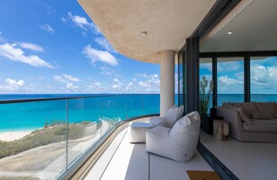 Apartamento Deluxe em Condomínio Fechado, 3 quartos, varanda, vista para o oceano | Terraço/pátio interior