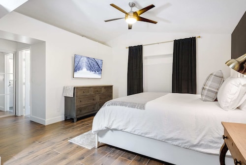 Desert Escape Minutes From Shopping, Dining & Golf - Phoenix, AZ