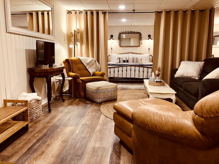 Tranquil Wooded King Bed Suite Close To Everything - Cleveland, TN