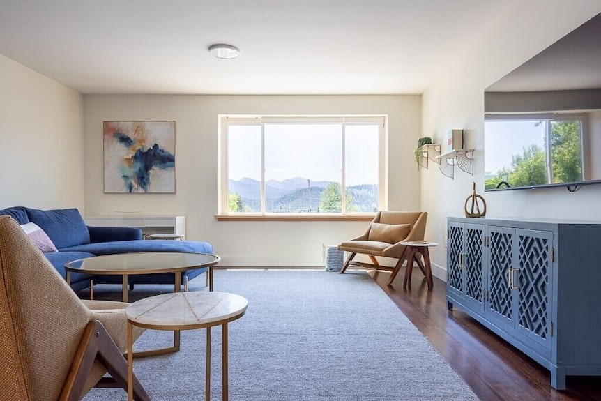 Summit Lofts, Extra Large Executive Suite, #210 - Mount Shasta, CA