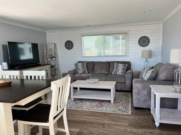 Seabreeze-dog Friendly-ocean View 4 Bedroom W/fenced Yard - Pacific Beach, WA