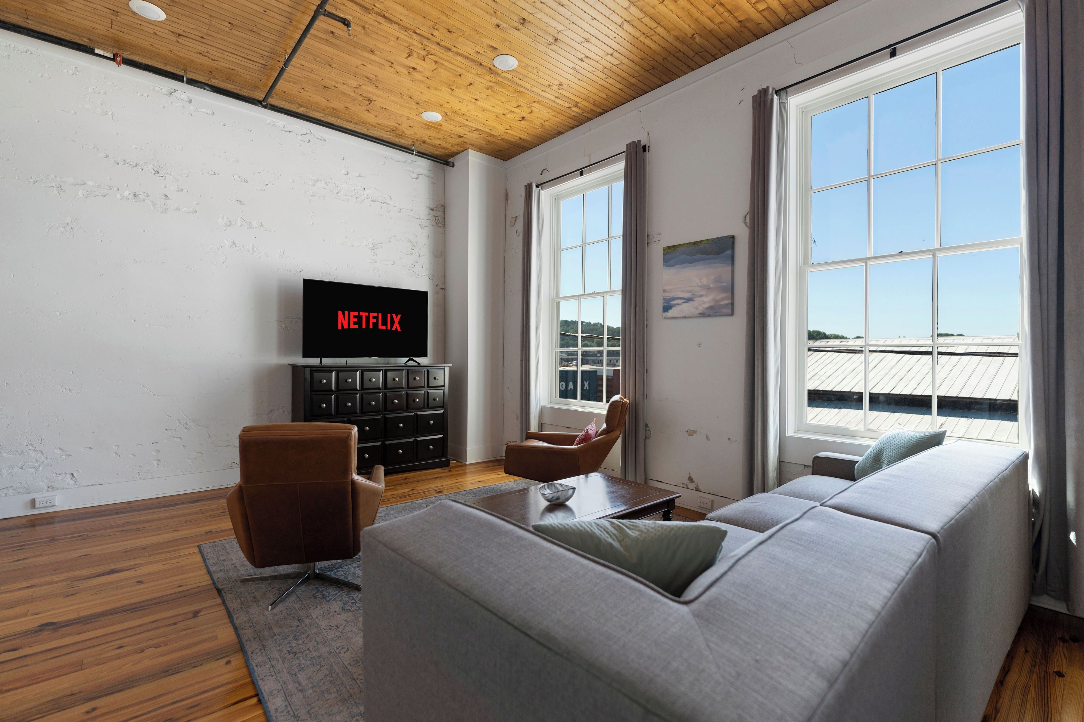 Lakepoint View Cartersville Loft 7 - Cartersville, GA