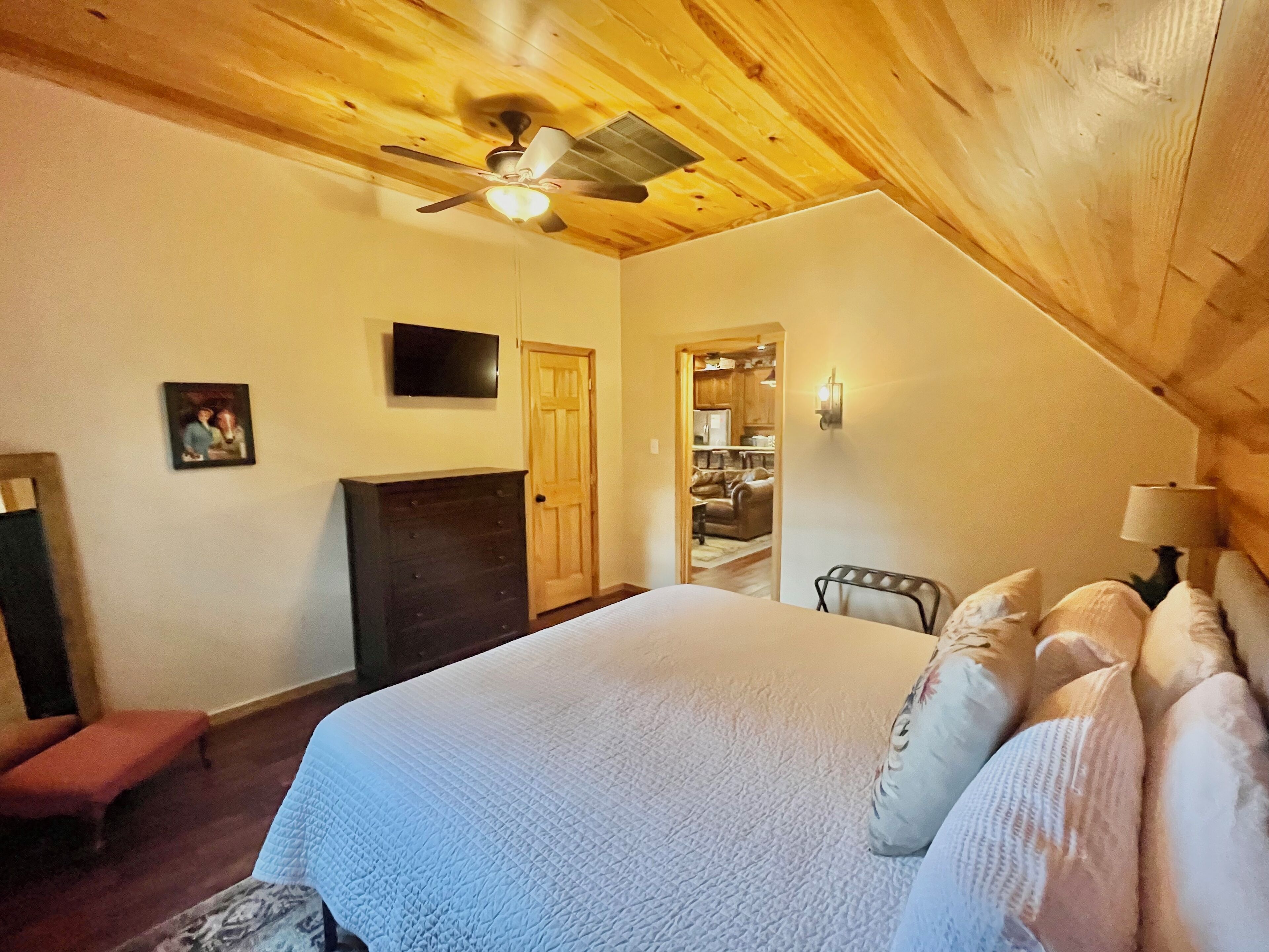 Big Mountain Views,  Minutes To Wineries, Hot Tub - Dahlonega, GA