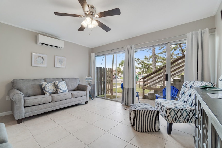 One Floor, Walk To The Beach! Sleeps 4, Full Kitchen, No Stairs! - Fort Walton Beach, FL