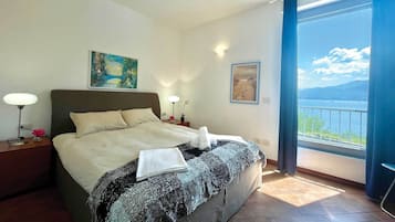 Apartamento Familiar, vários quartos, 2 casas de banho, junto à montanha (Gaeta 'Lake View') | 2 quartos, ferro/tábua de engomar, Wi-fi grátis