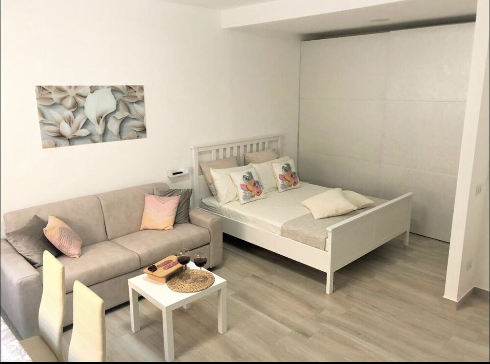 Delightful Studio Apartment Just Minutes From The Sea - Acireale