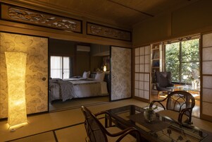 Villa, não fumadores (Private Onsen Villa Azumino salon) | Secretária adequada para computadores portáteis, ferro/tábua de engomar 
