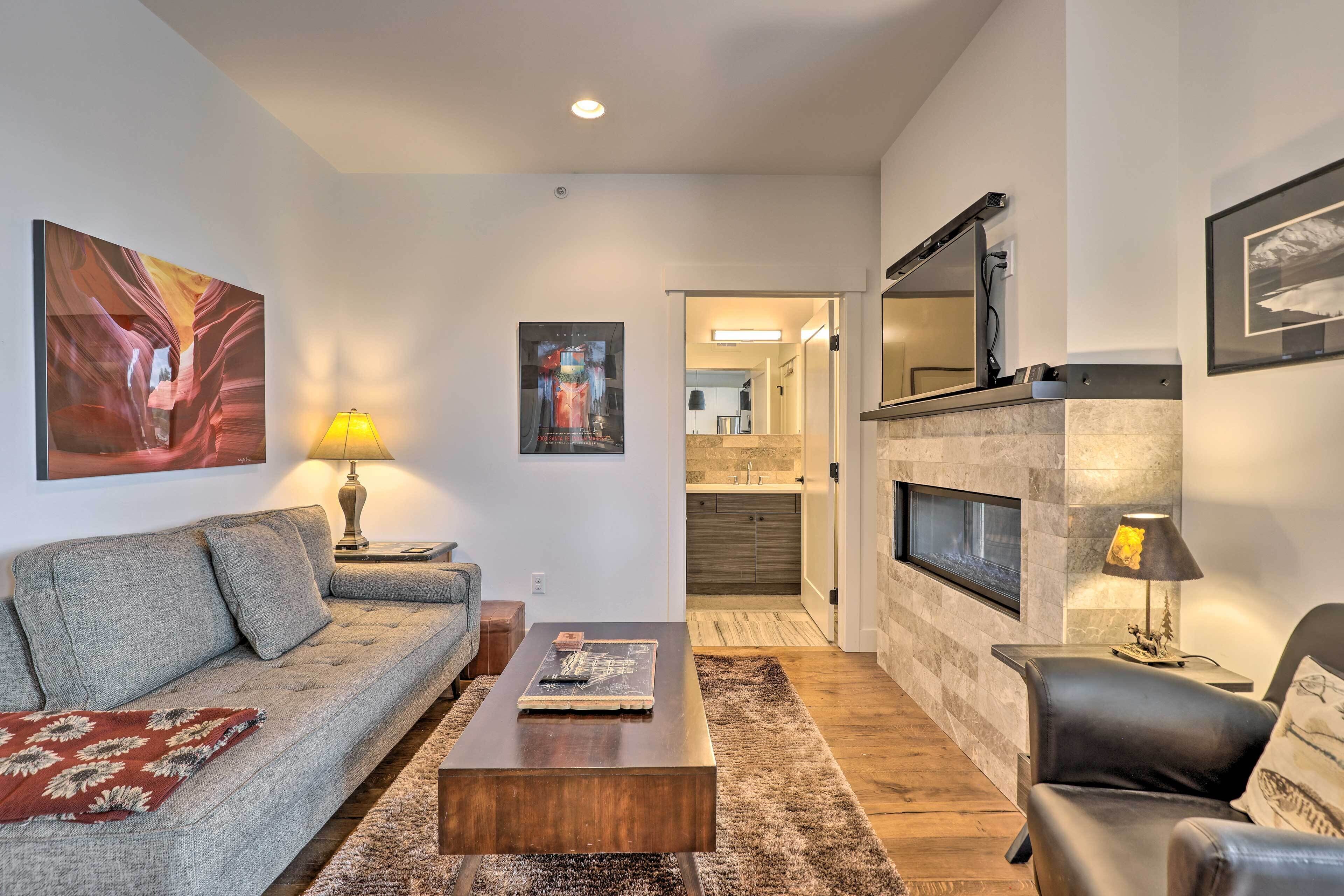 Grand Lake Condo W/ Balcony & Mountain Views - Grand Lake, CO